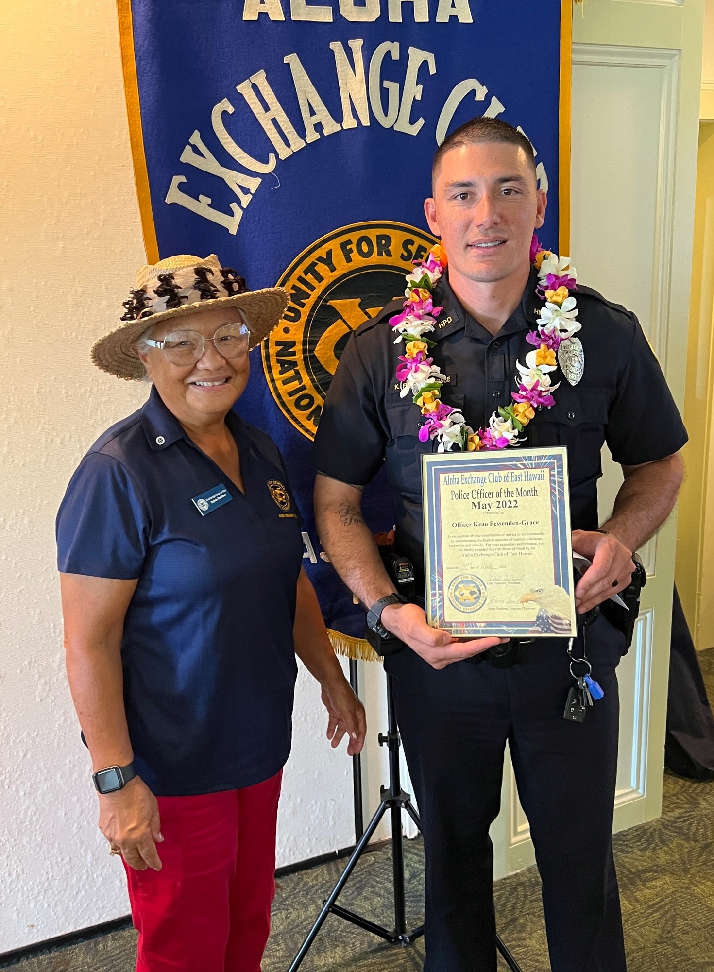 Hawaii: Newly-graduated officer rescues child just 6 minutes after she ...